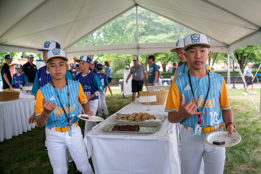 Grand Slam Parade draws families from near and far | News, Sports, Jobs ...